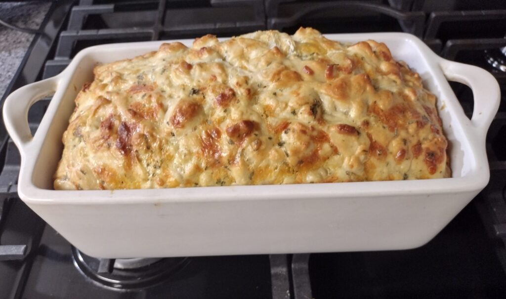 "Chopped" Garlic Cheese Bread - THE RECIPE BOWL