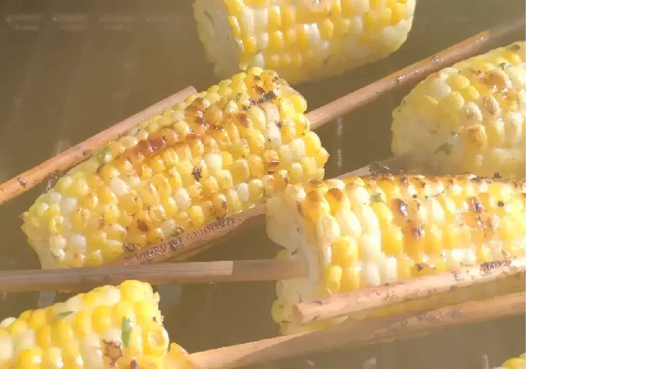 Grilled Corn On The Cob - THE RECIPE BOWL