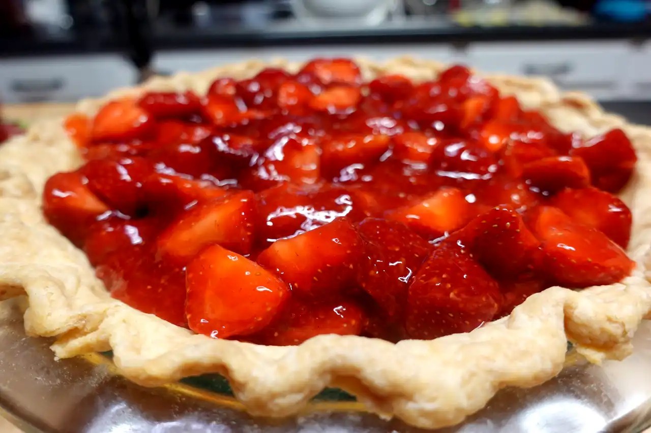Fresh Strawberry Pie Made Simple and Delicious - THE RECIPE BOWL